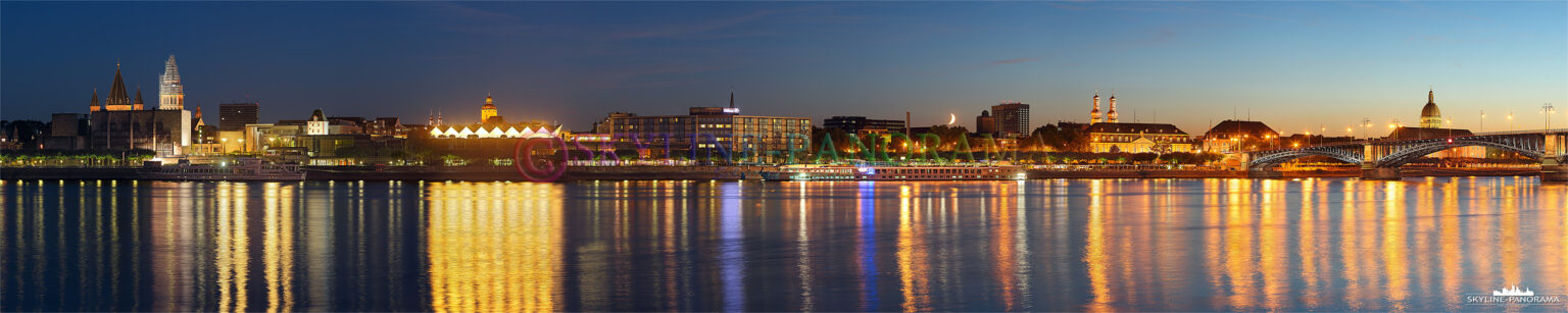 Skyline von Mainz als Panorama am Abend (p_00534)